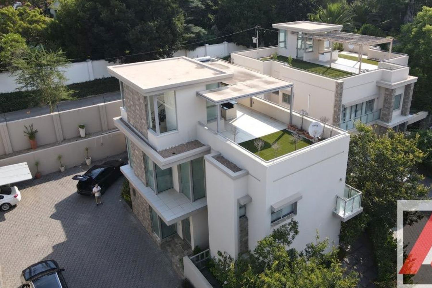 DA encourages the public to bid on the auction for Terry Pheto’s former ...