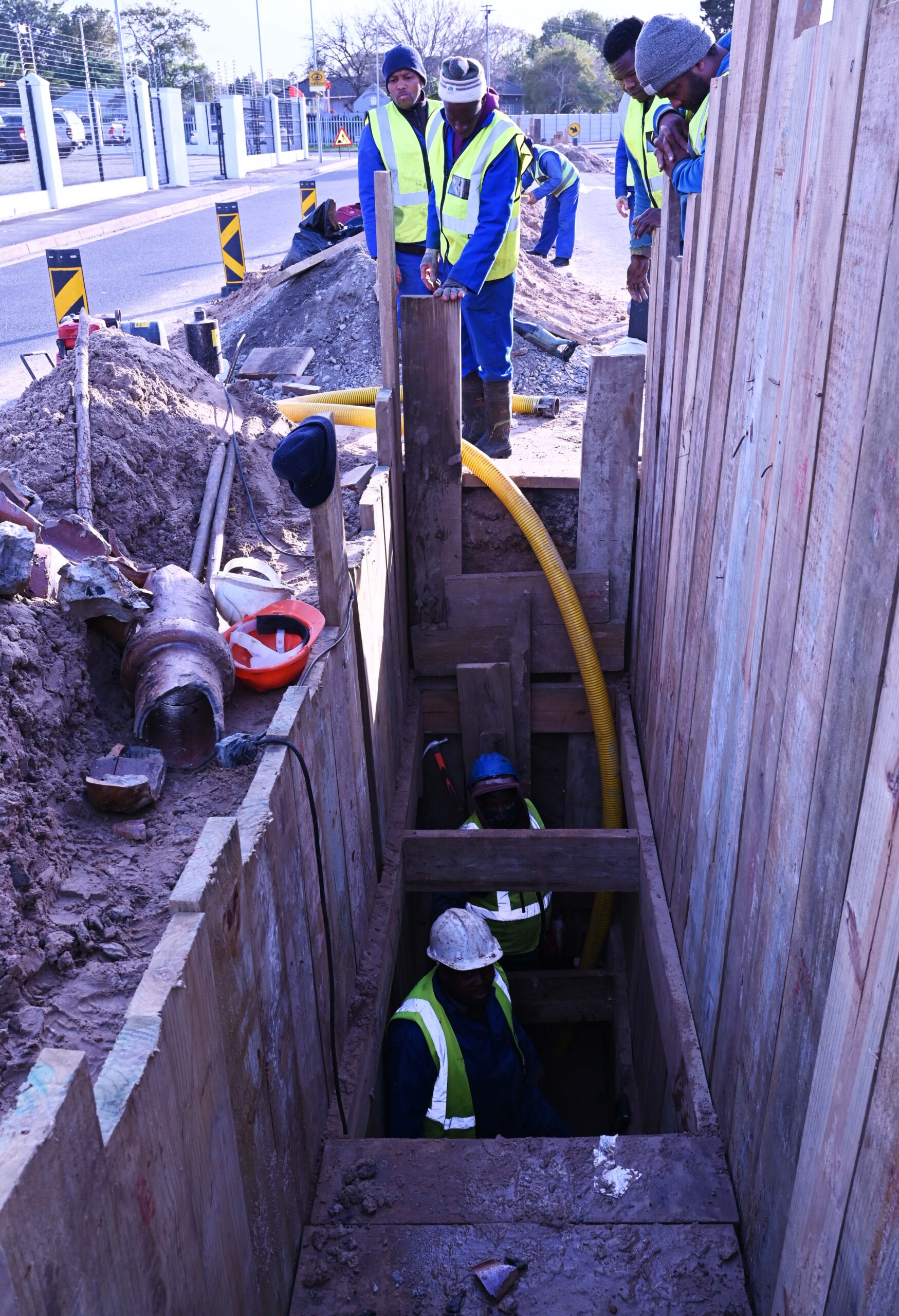 More than 105 000 meters of sewer and water pipes replaced in 12 months ...