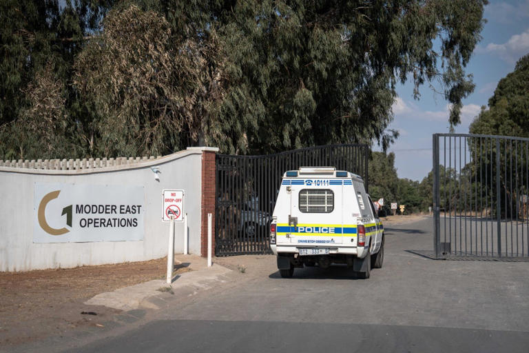 Medics allegedly taken hostage in Modder East crisis as law enforcement ...