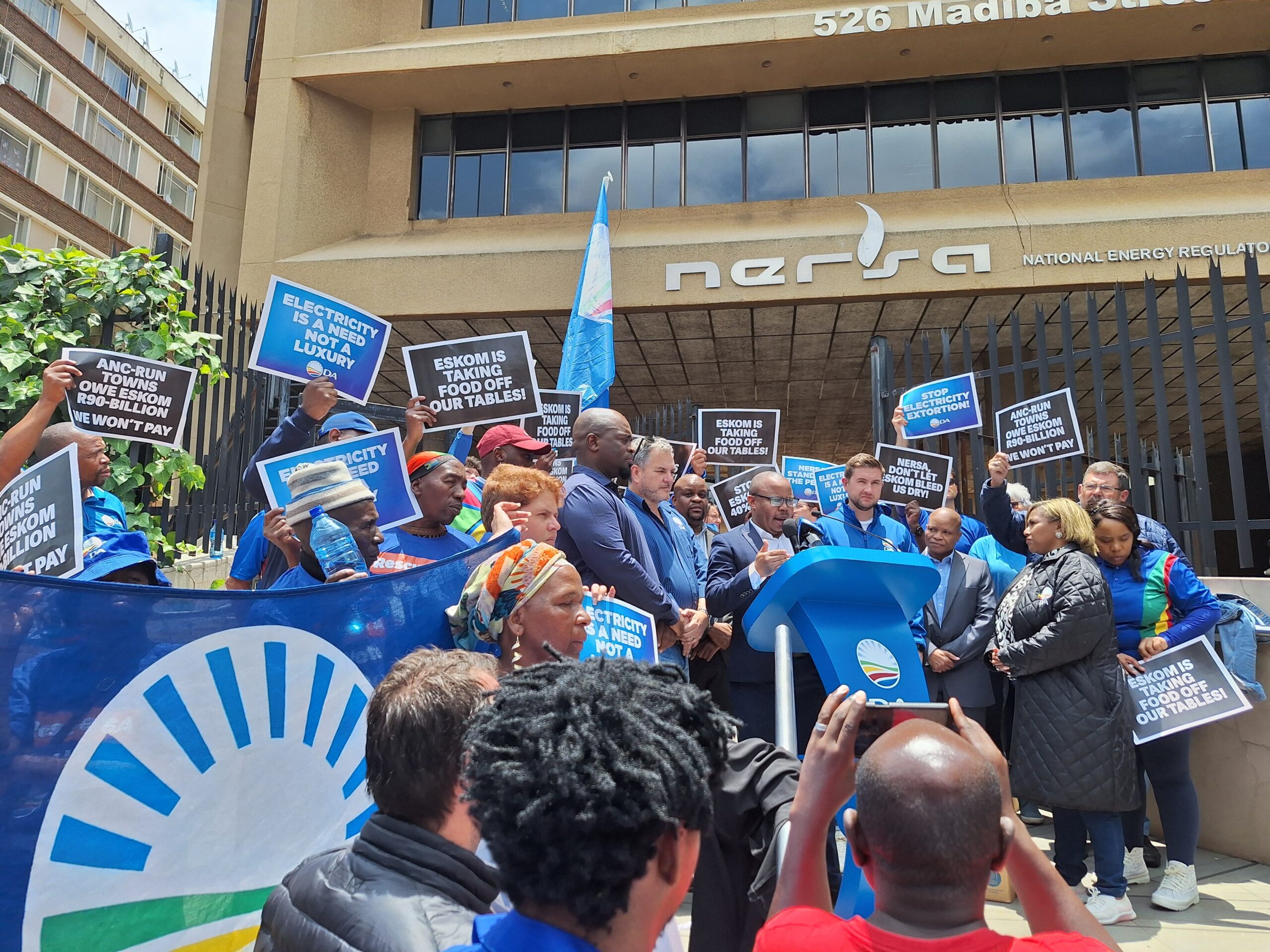 DA submits over 200,000 signatures, opposing Eskom’s 40% increase, to NERSA
